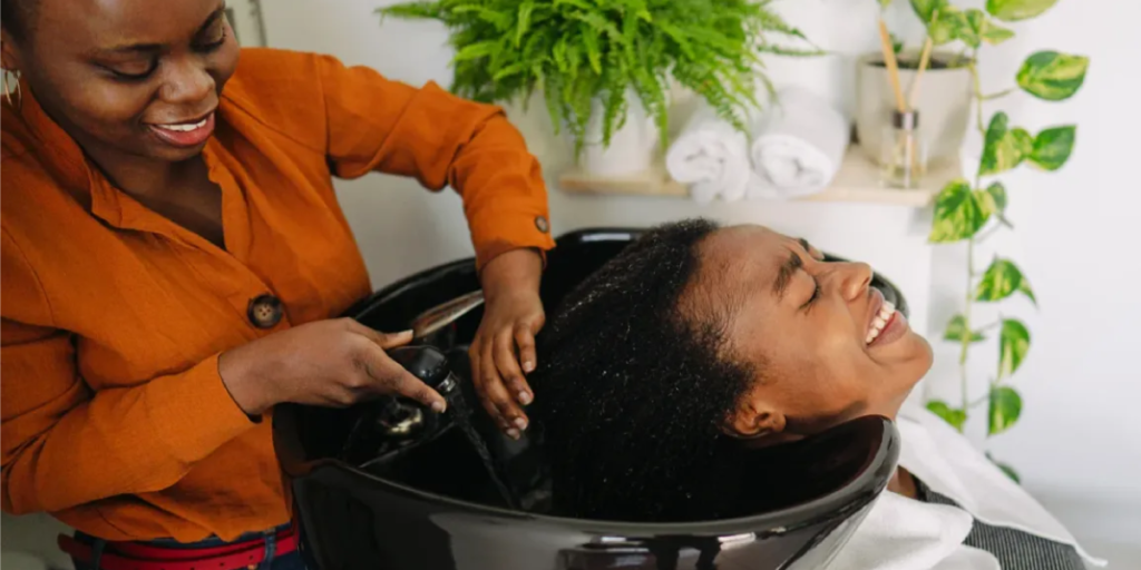 Shampoo or Conditioner First? The Right Hair Wash Order Explained!