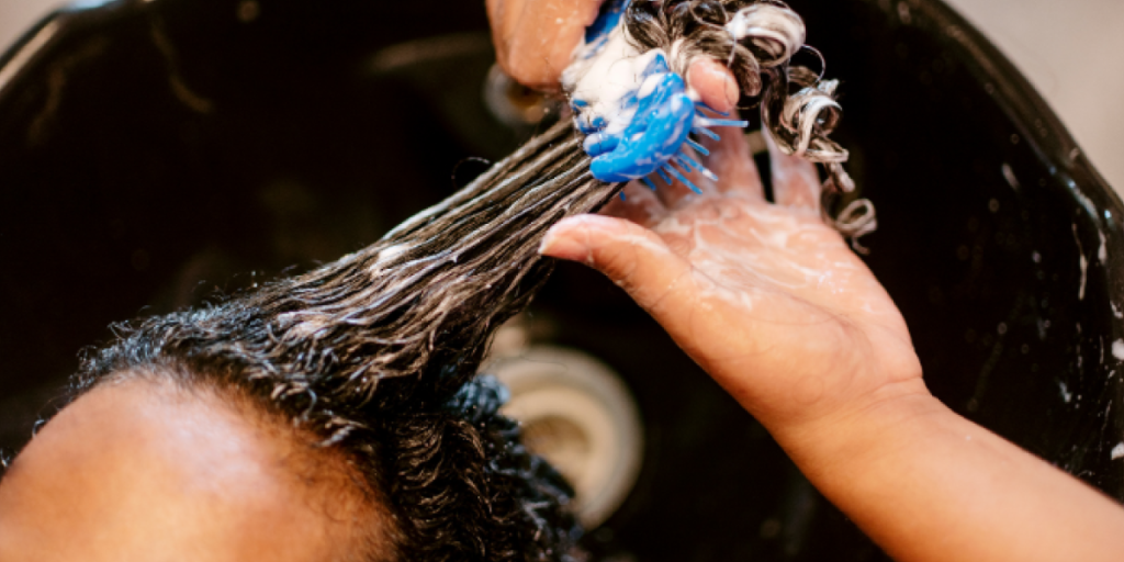 10 Easy & Natural Ways to Wash Hair Without Shampoo